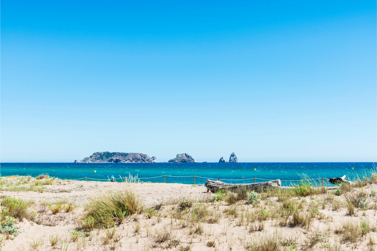 Pals, a town only attractive in Summer? - Aparthotel Golf Beach